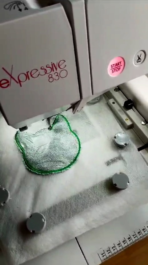 Ultimate Guide to Choosing and Using Thread for Stretch Fabric ...